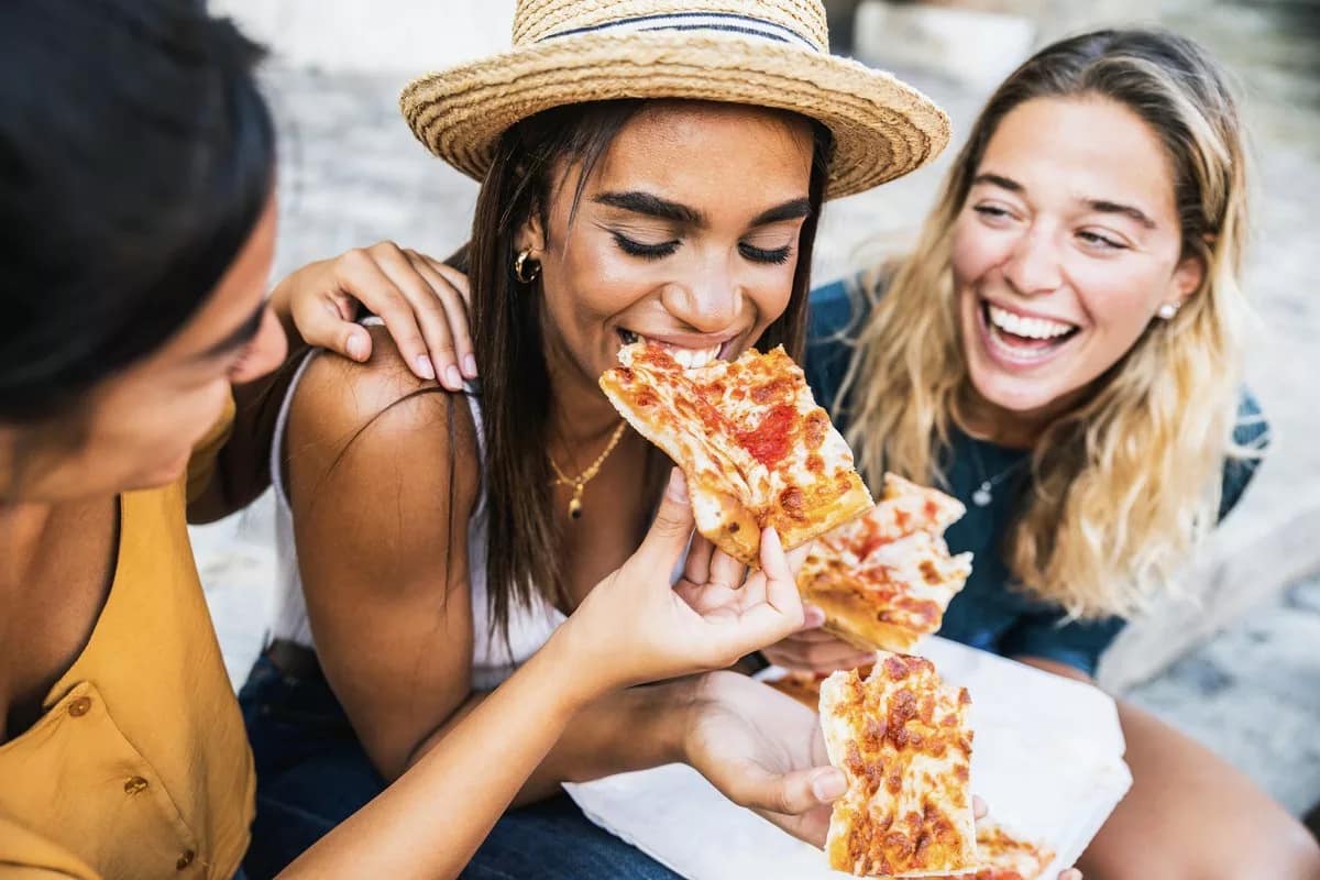 Here's How Much the Average Pizza Cost in Each State in 2022 - Retirely™