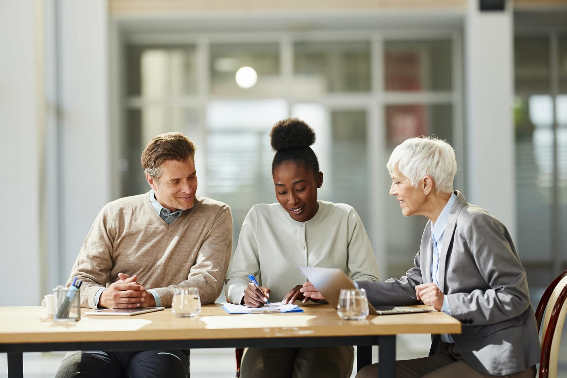 Here's How to Choose a Top-Notch Retirement Advisor - Retirely™